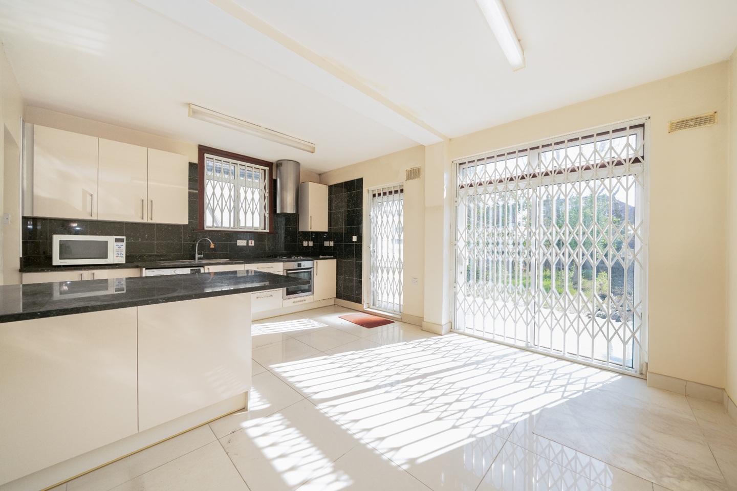 London - 4 Bed Semi-Detached House, Audley Road, NW4 - To Rent Now for ...