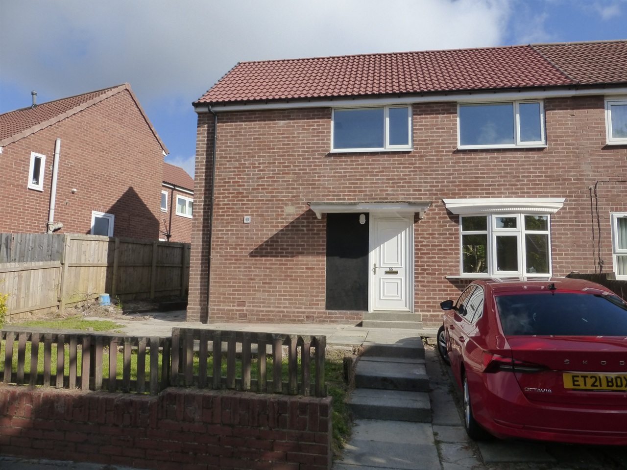 Gateshead - 3 Bed Semi-Detached House, Aycliffe Crescent, NE9 - To Rent ...