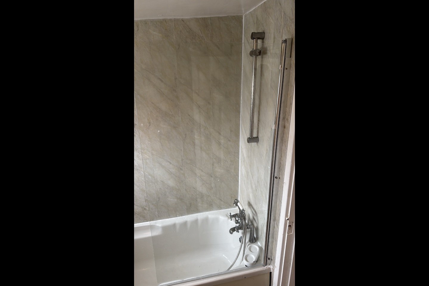 Rumney, Cardiff - 3 Bed End Terrace, Trowbridge Green, CF3 - To Rent ...