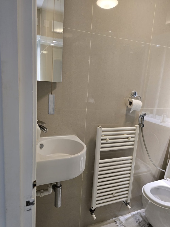 Chigwell - 1 Bed Flat, Copperfield, IG7 - To Rent Now for £1,500.00 p/m