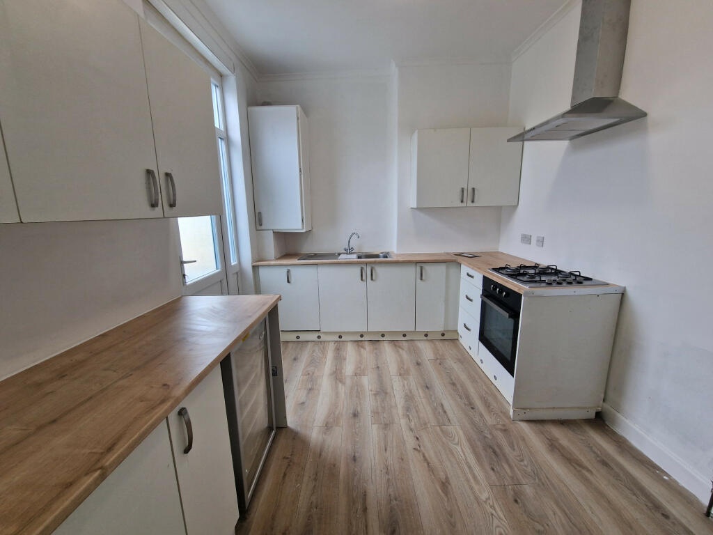 Blackpool - 3 Bed Flat, Hornby Road, FY1 - To Rent Now for £750.00 p/m