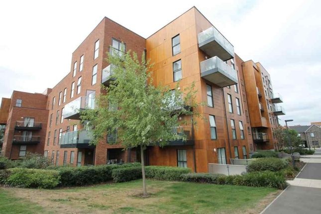 Erith - 2 Bed Flat, Callender Road, DA8 - To Rent Now for £1,800.00 p/m