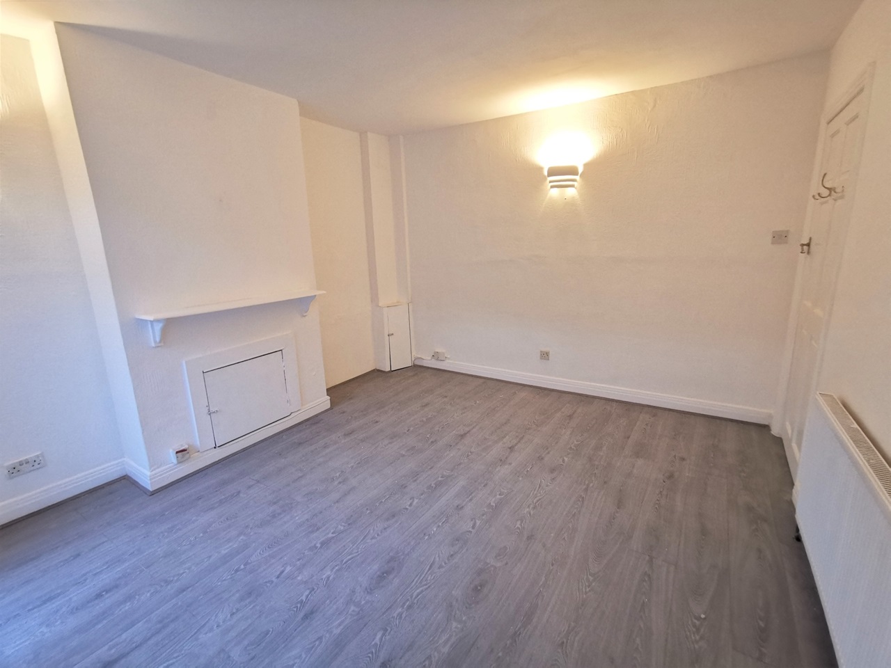 Stanmore - 2 Bed Flat, Everton Drive, HA7 - To Rent Now for £1,750.00 p/m