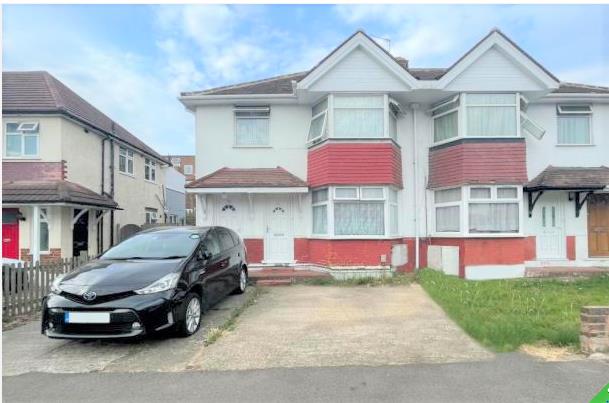 Stanmore - 2 Bed Flat, Everton Drive, HA7 - To Rent Now for £1,750.00 p/m
