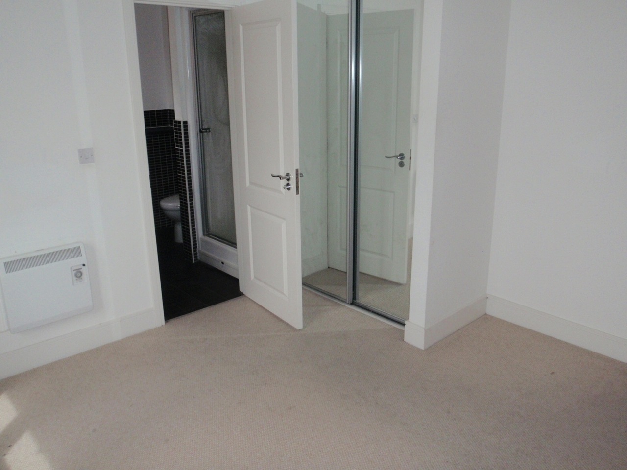 Romford - 3 Bed Flat, Omega Court, RM7 - To Rent Now for £1,650.00 p/m