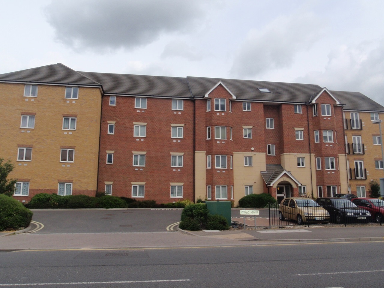 Romford - 3 Bed Flat, Omega Court, RM7 - To Rent Now for £1,650.00 p/m