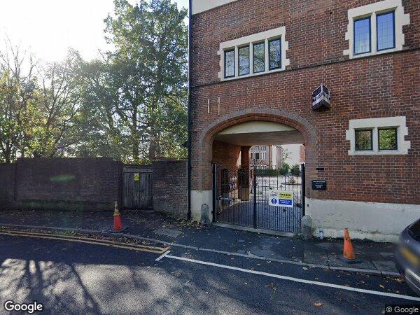 London - 2 Bed Flat, Courtyard House, NW7 - To Rent Now for £3,500.00 p/m