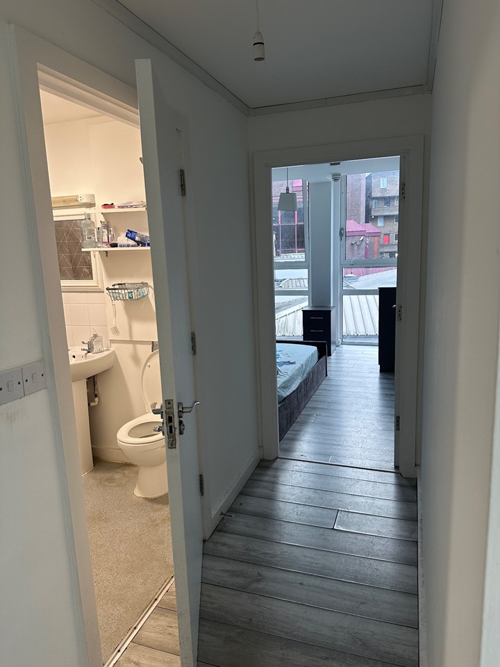 London - 2 Bed Flat, Lambs Passage, EC1Y - To Rent Now for £2,200.00 p/m