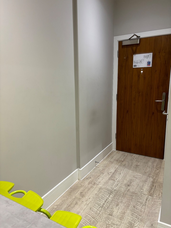 London - Studio Flat, Opera House, N17 - To Rent Now for £1,084.00 p/m