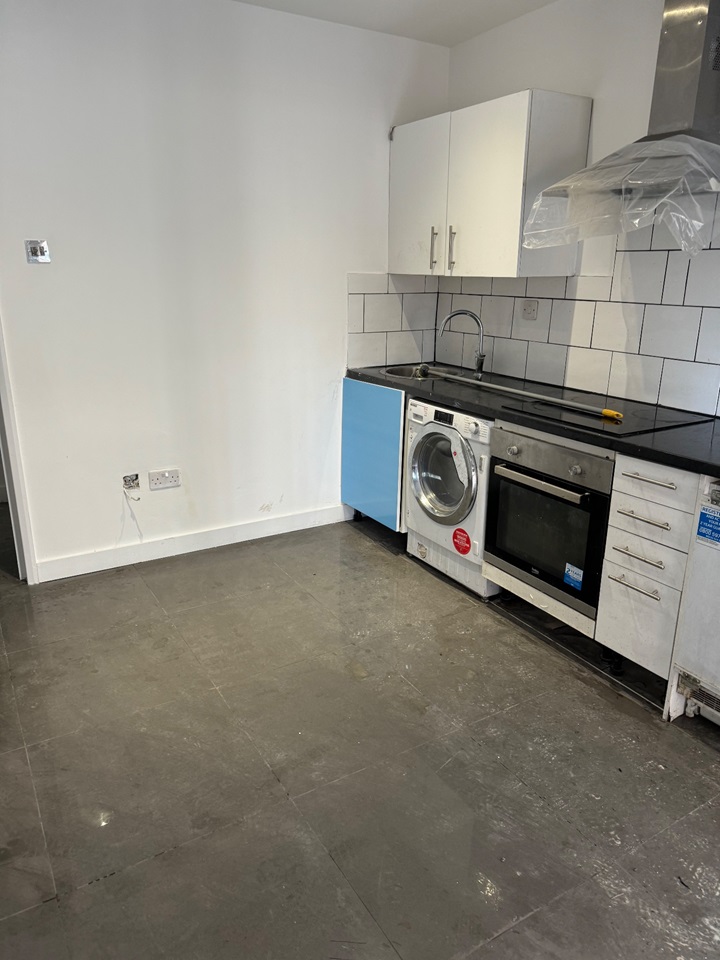 Luton - 2 Bed Flat, Wellington Street, LU1 - To Rent Now for £1,300.00 p/m