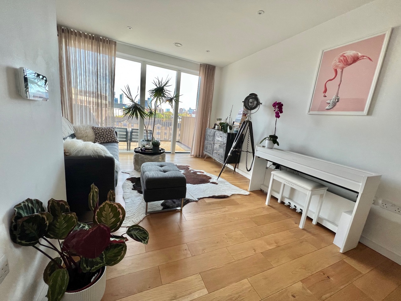 London - 1 Bed Flat, Clift House, N1 - To Rent Now for £2,500.00 p/m