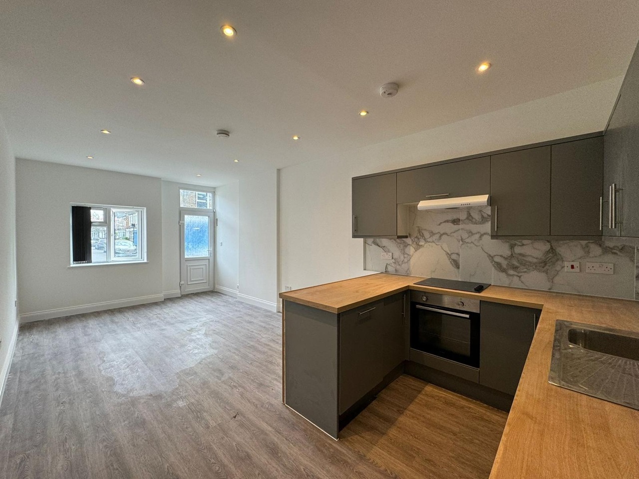 London - 1 Bed Flat, Boundary Road, E17 - To Rent Now for £1,450.00 p/m