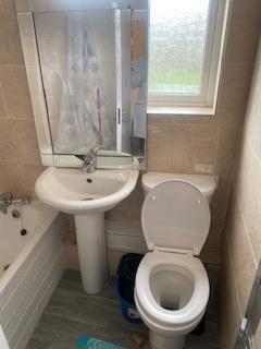 Greenford - Room in a Shared House, Windmill Lane, UB6 - To Rent Now ...