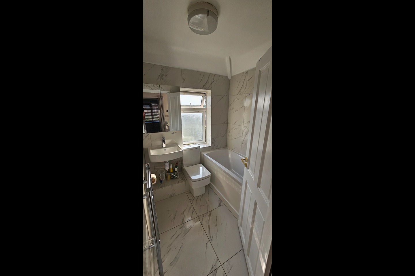 Dagenham - 1 Bed Maisonette, Oxlow Lane, RM10 - To Rent Now for £1,300. ...