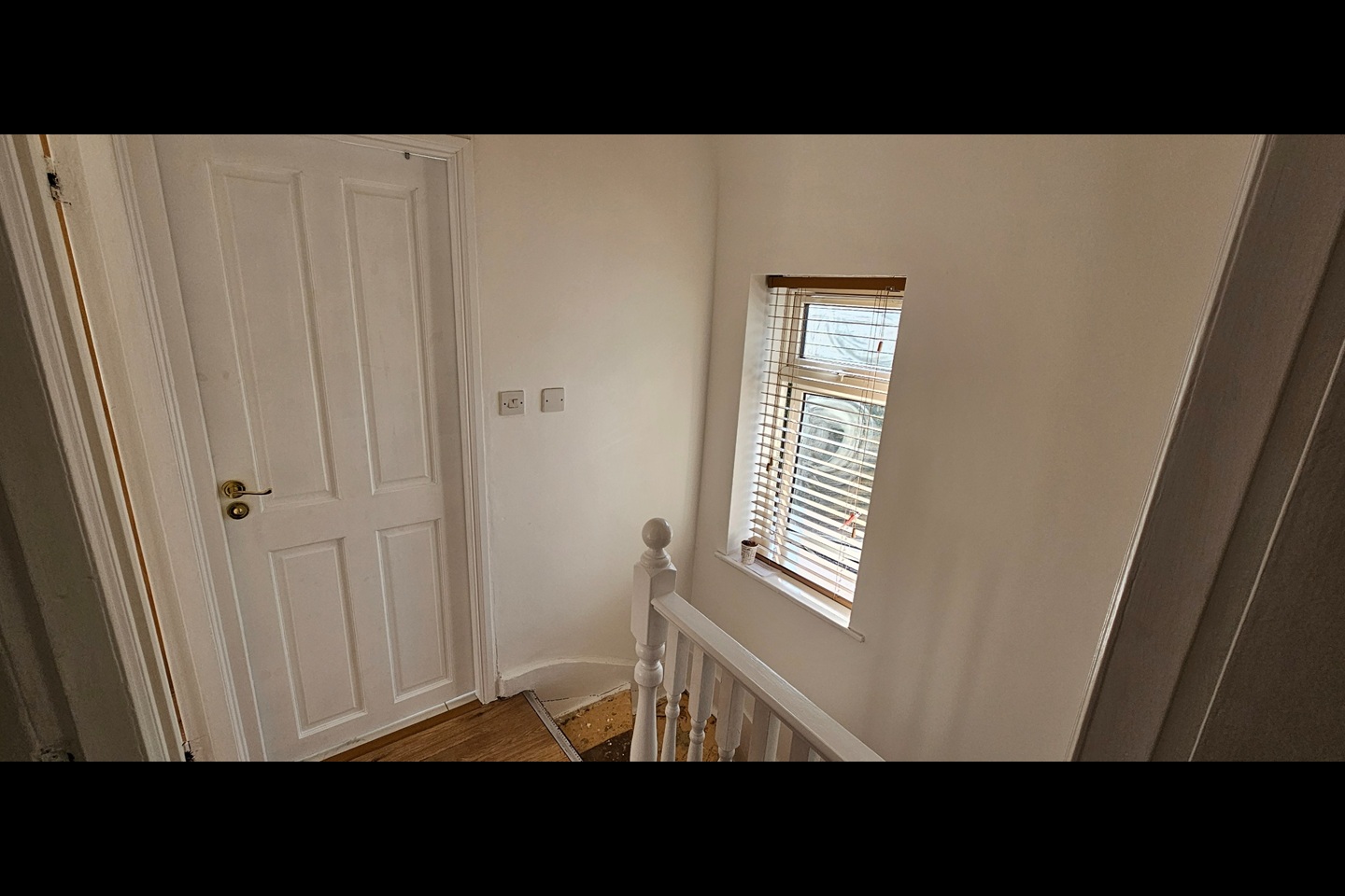 Dagenham - 1 Bed Maisonette, Oxlow Lane, RM10 - To Rent Now for £1,300. ...