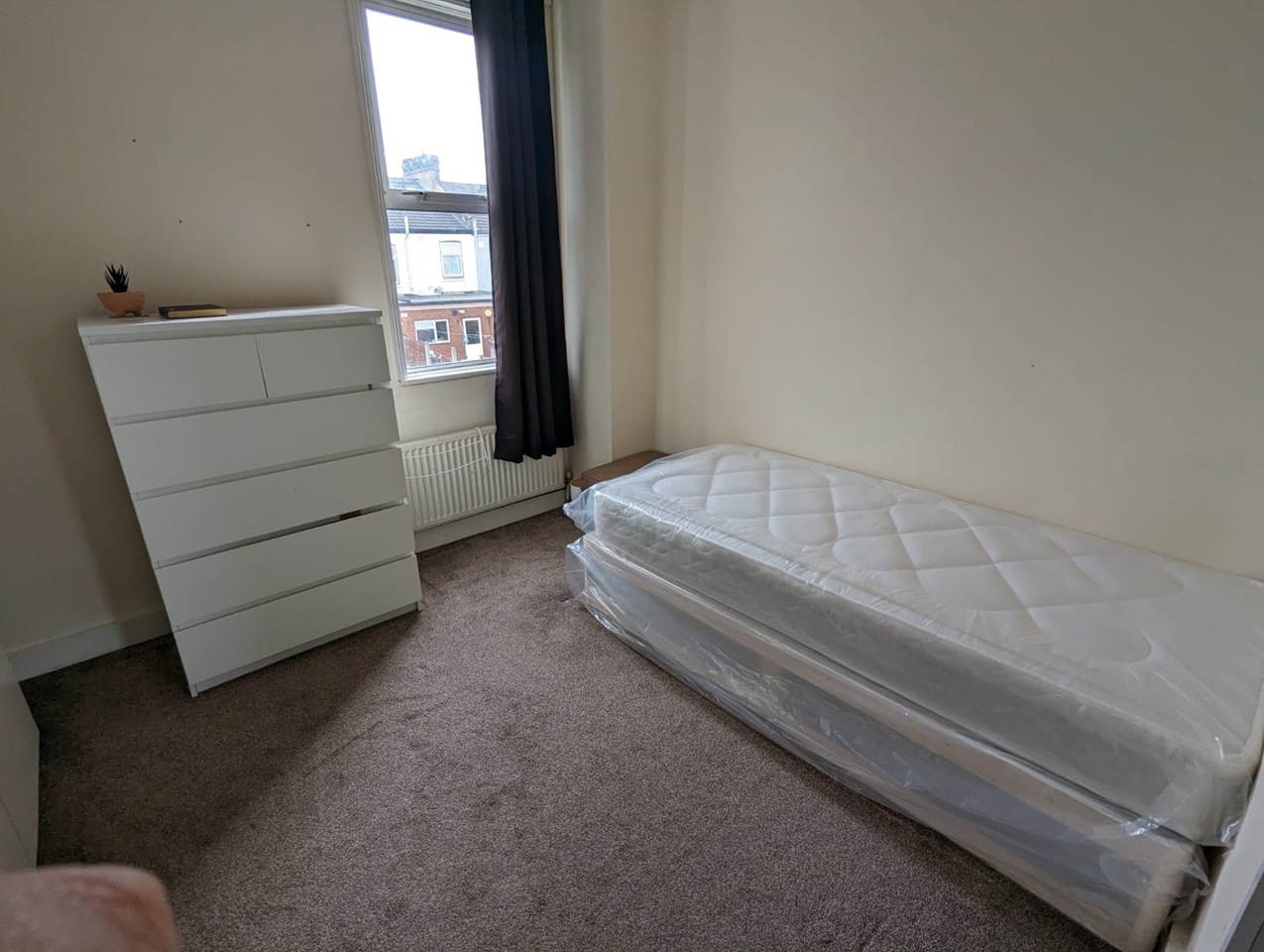 London - Room in a Shared House, House Number 38, E7 - To Rent Now for ...