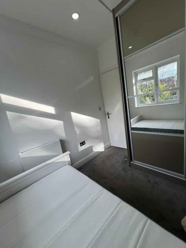 London - Room in a Shared House, Perryn Road, W3 - To Rent Now for £950 ...