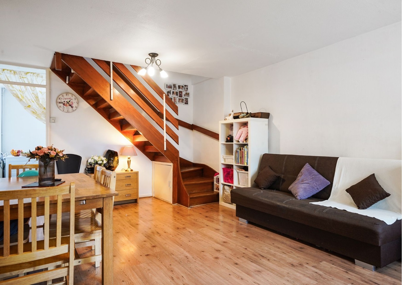 London - 2 Bed Terraced House, Rivington Crescent, NW7 - To Rent Now ...