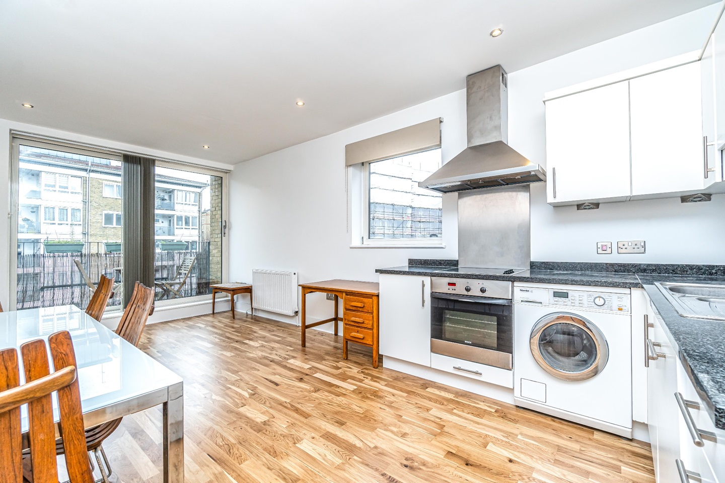 London - 1 Bed Flat, Hamond Square, N1 - To Rent Now for £2,100.00 p/m