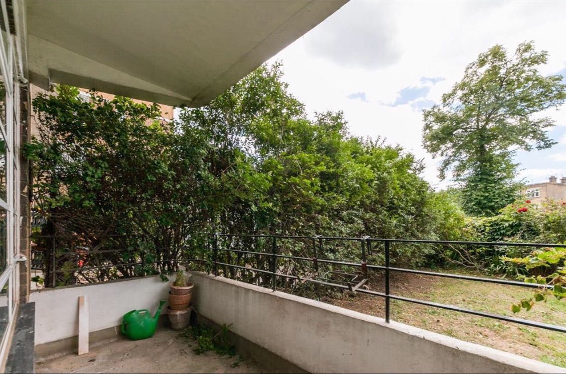 London - 1 Bed Flat, Dumbarton Court, SW2 - To Rent Now for £1,450.00 p/m