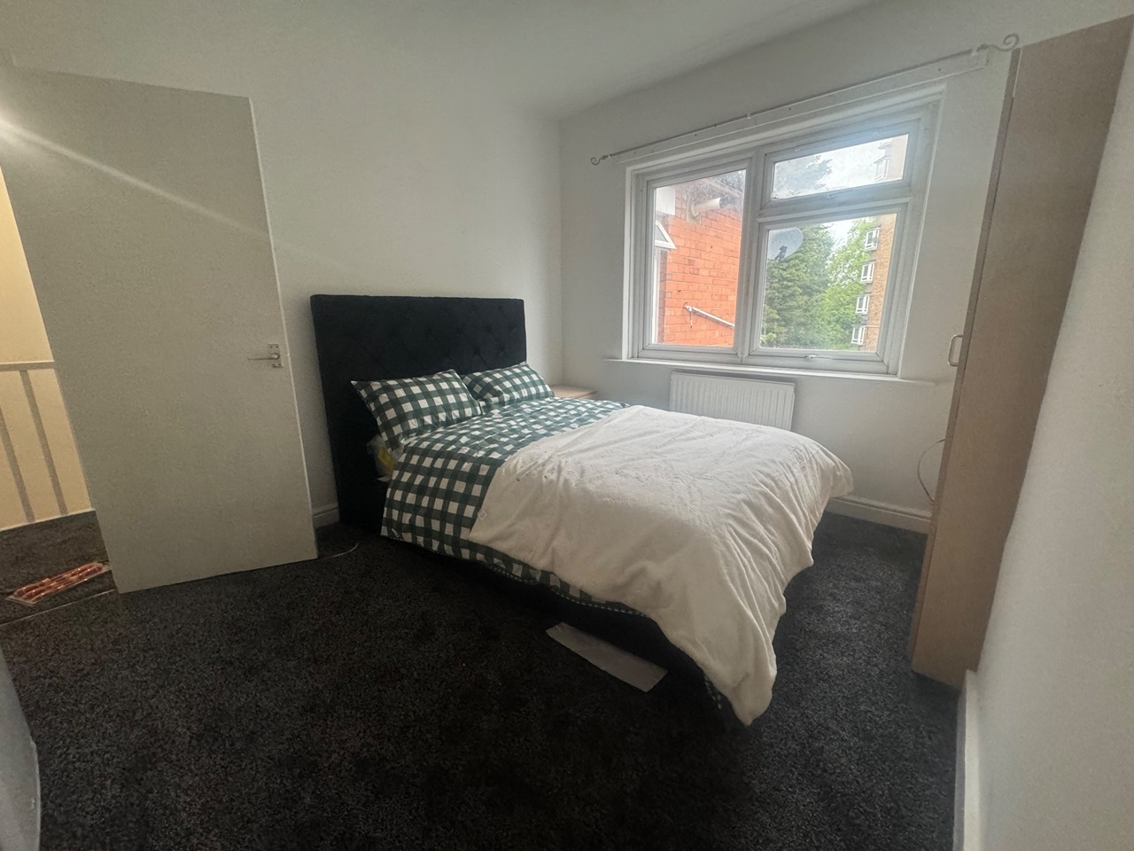 Barking - 2 Bed Flat, Ripple Road, IG11 - To Rent Now for £1,845.00 p/m