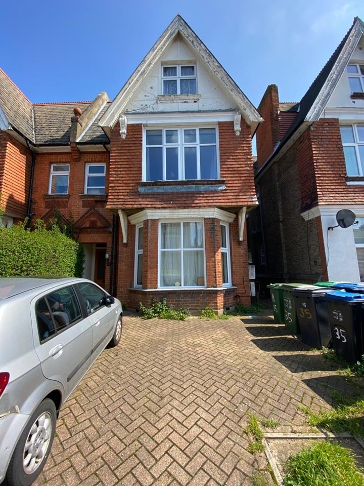 Surbiton - 1 Bed Flat, King Charles Road, KT5 - To Rent Now for £1,350. ...