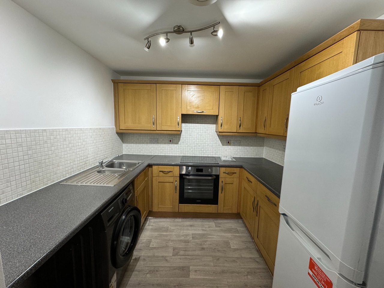 Enfield - 2 Bed Flat, Anemone Court, EN3 - To Rent Now for £1,600.00 p/m