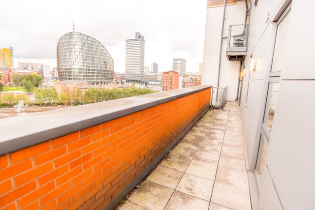 Manchester - 2 Bed Flat, Masson Place, M4 - To Rent Now for £1,250.00 p/m