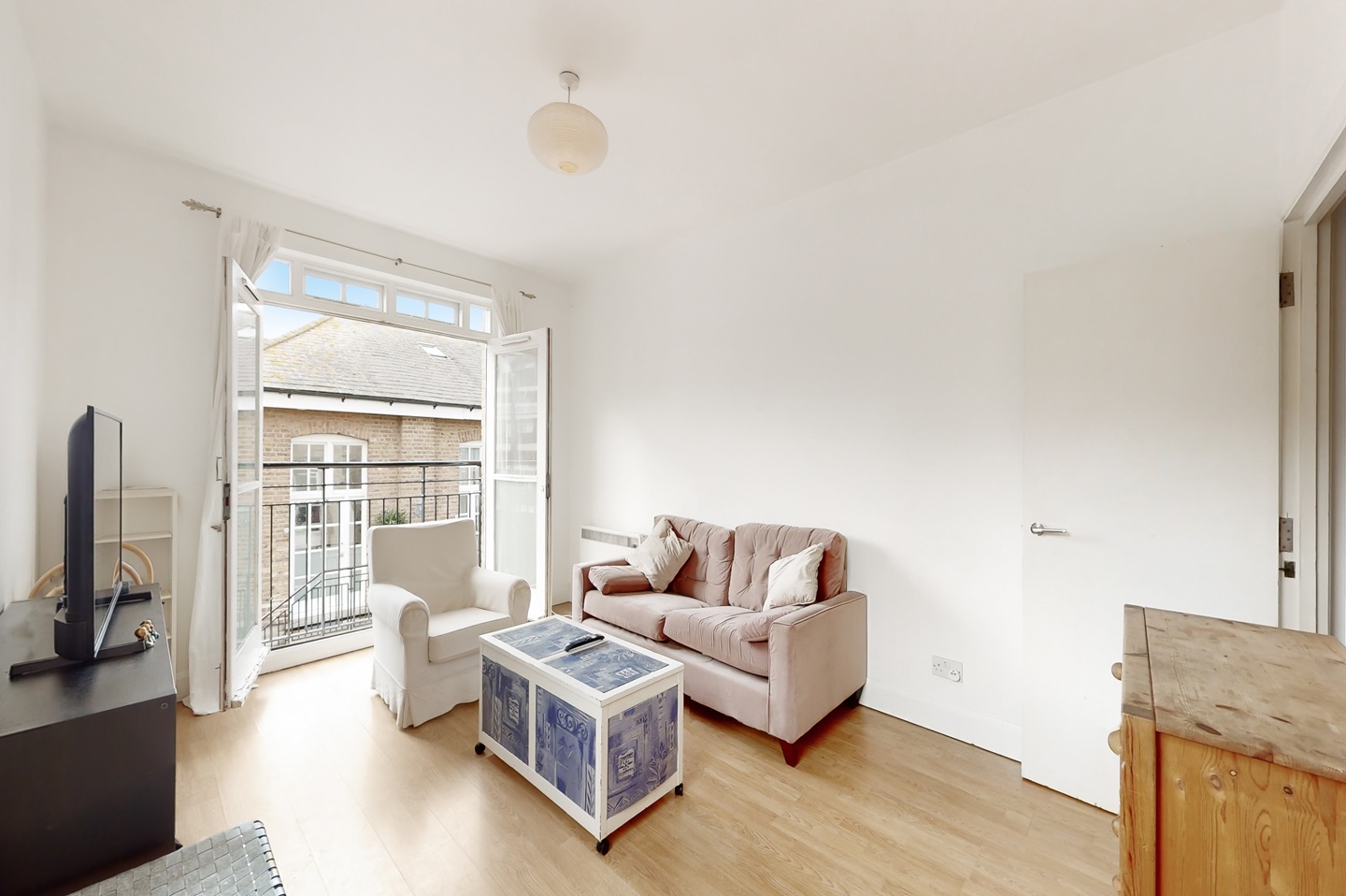 London - 2 Bed Flat, Bath House, E2 - To Rent Now for £2,000.00 p/m