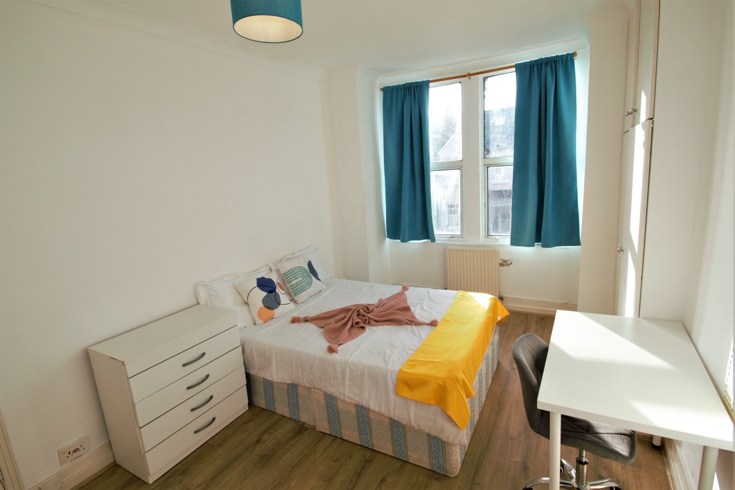 London - Room in a Shared House, Adelaide Grove, W12 - To Rent Now for ...