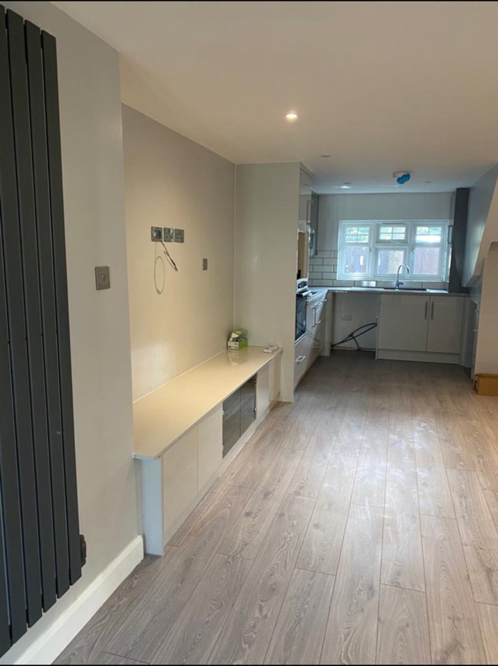 Slough - Studio Flat, Langley Broom, SL3 - To Rent Now for £1,350.00 p/m