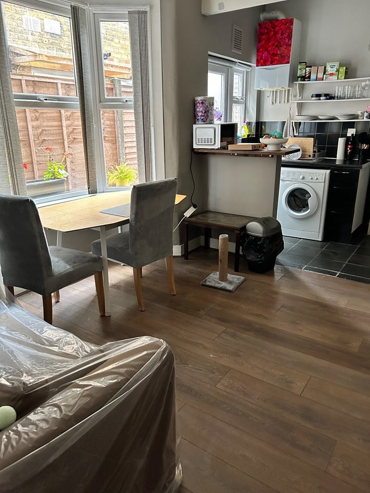 London - Room in a Shared Flat, Clements Road, E6 - To Rent Now for £ ...