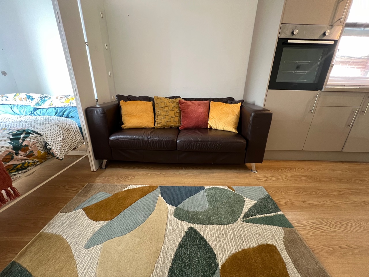Reading - Studio Flat, Basingstoke Road, RG2 - To Rent Now for £999.00 p/m