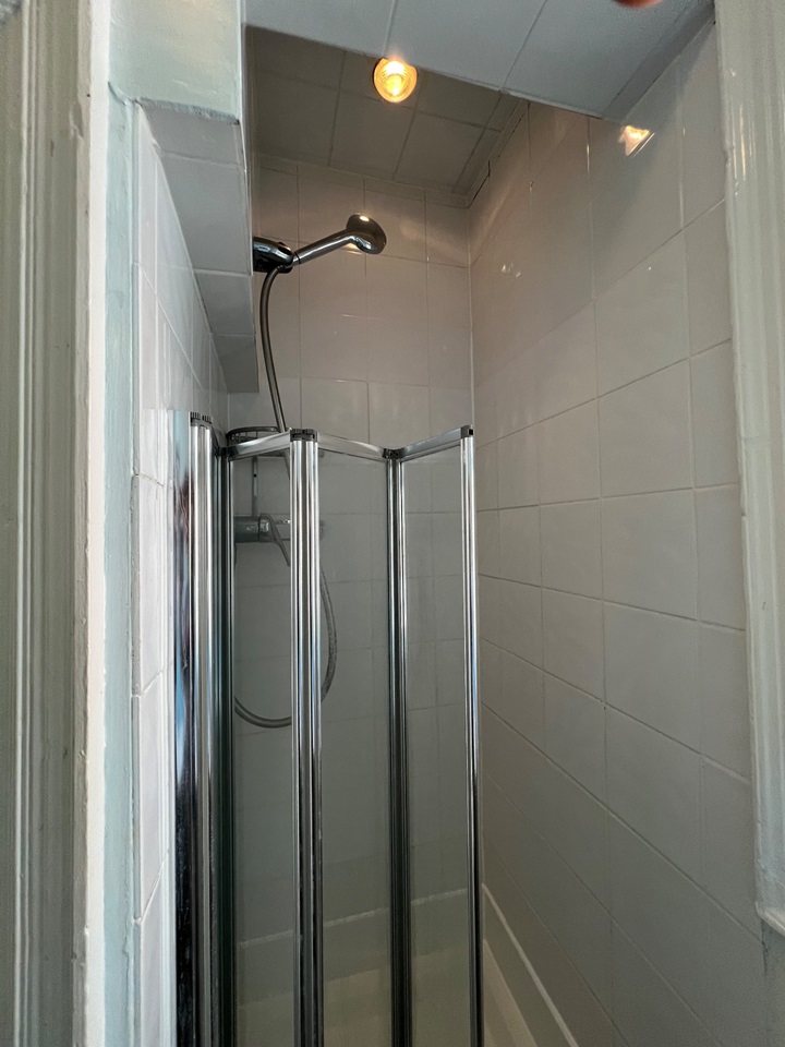 Reading - Studio Flat, Basingstoke Road, RG2 - To Rent Now for £999.00 p/m