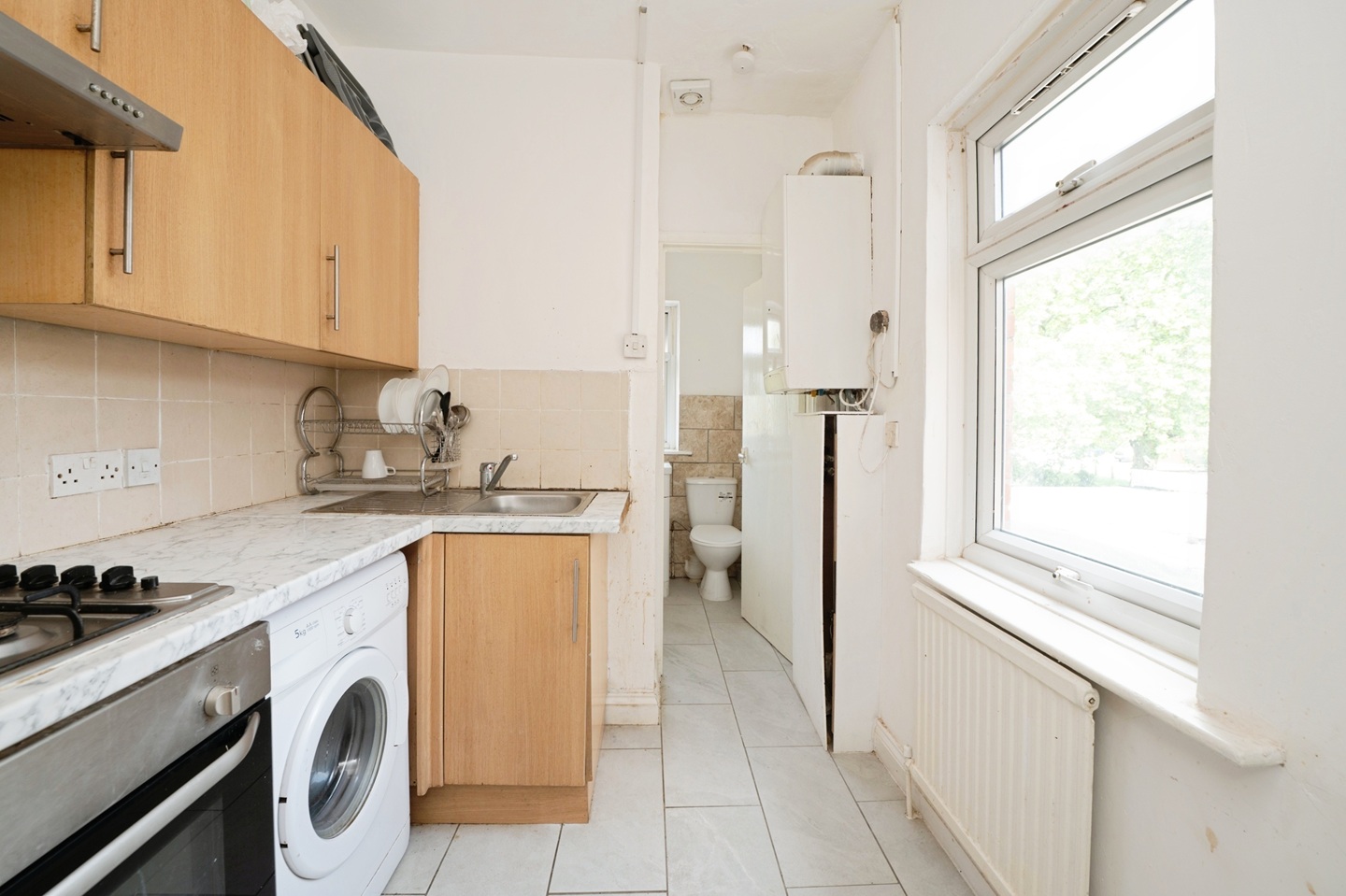 Barking - 2 Bed Flat, Ripple Road, IG11 - To Rent Now for £1,845.00 p/m