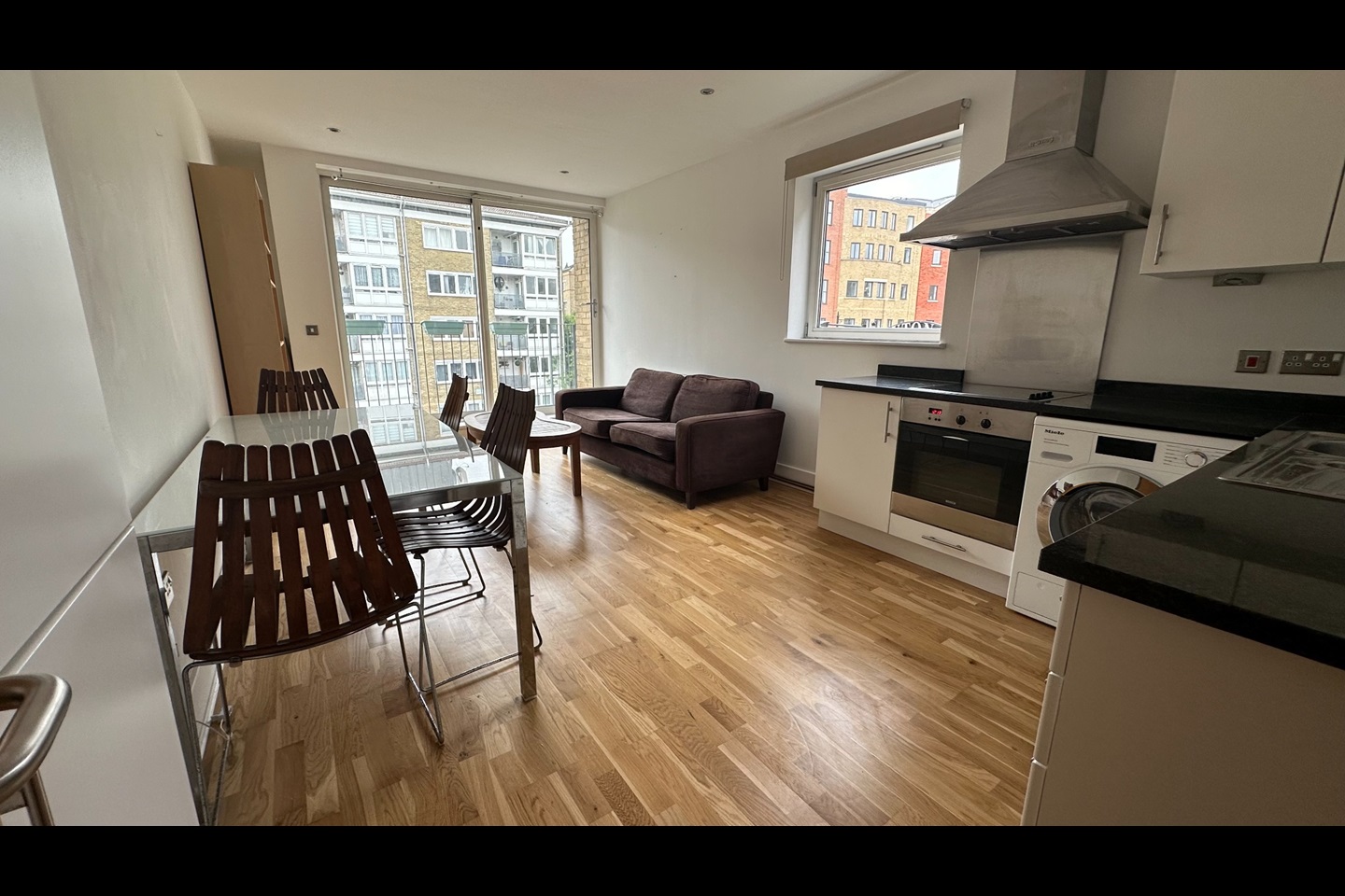 London - 1 Bed Flat, Hamond Square, N1 - To Rent Now for £2,100.00 p/m