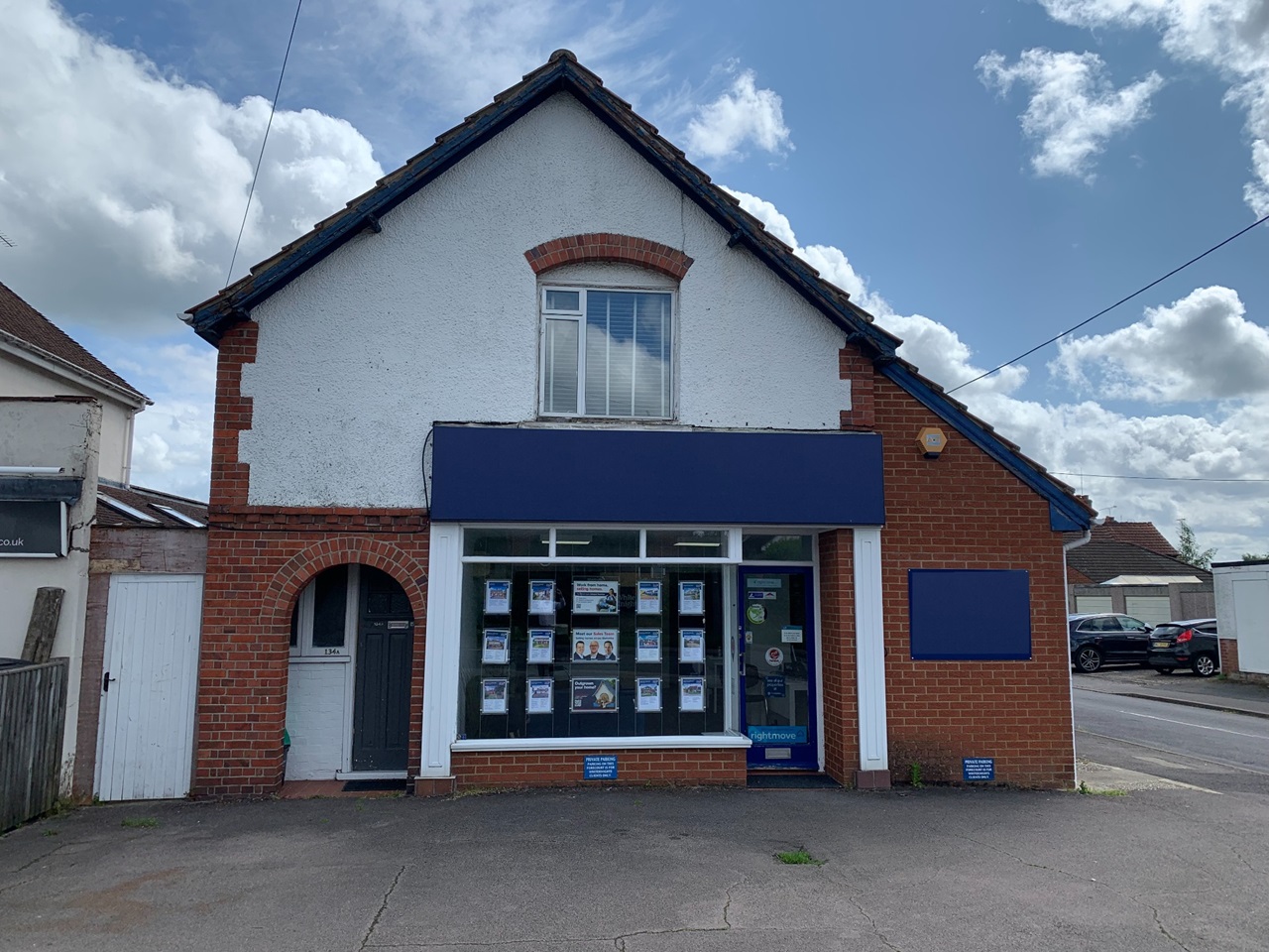 Woodley, Reading - 2 Bed Flat, Loddon Bridge Road, RG5 - To Rent Now ...