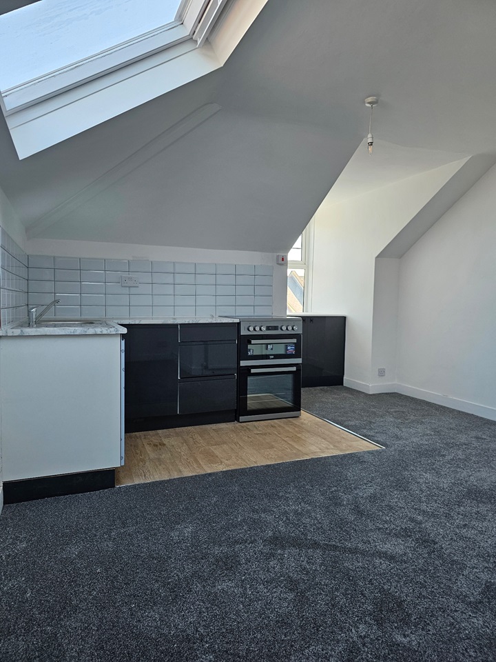 London - 1 Bed Flat, Rosenthal Road, SE6 - To Rent Now for £1,300.00 p/m