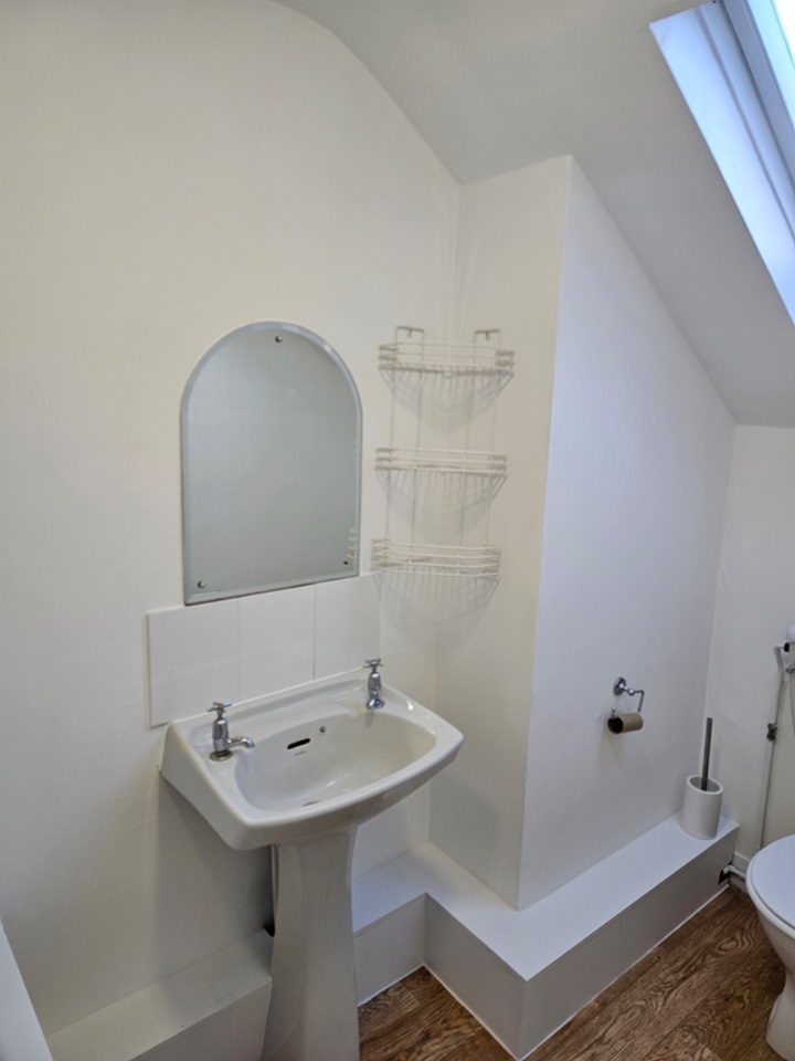 London - 1 Bed Flat, Rosenthal Road, SE6 - To Rent Now for £1,300.00 p/m