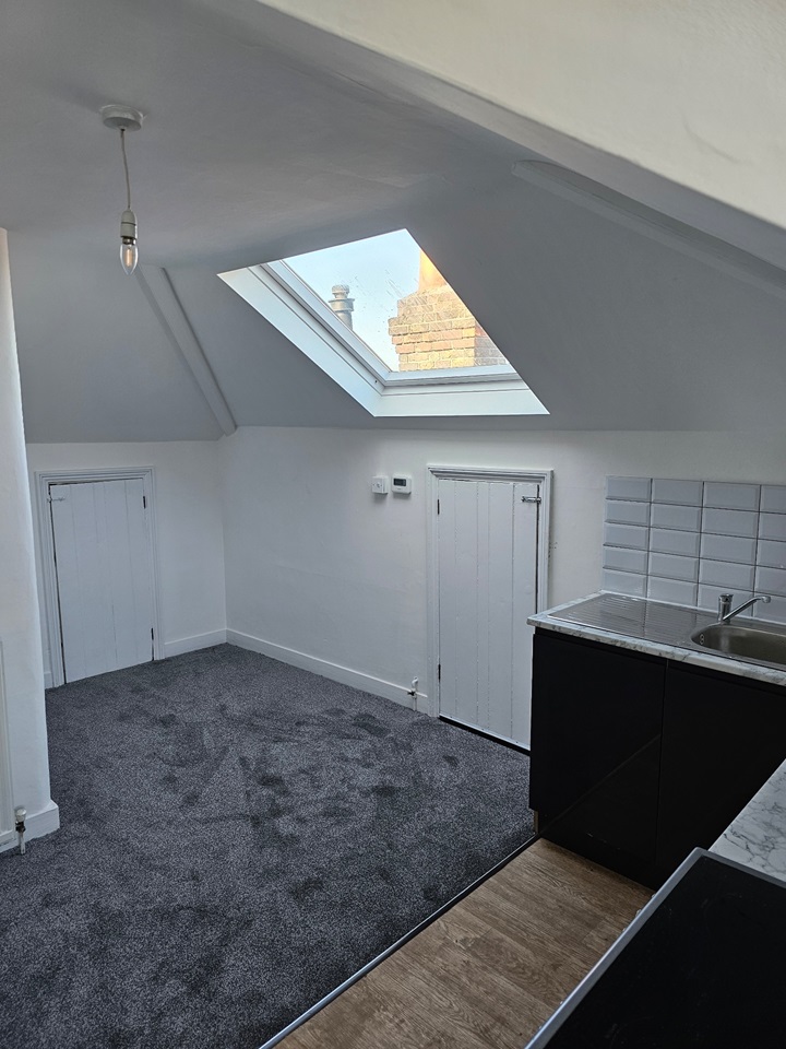 London - 1 Bed Flat, Rosenthal Road, SE6 - To Rent Now for £1,300.00 p/m