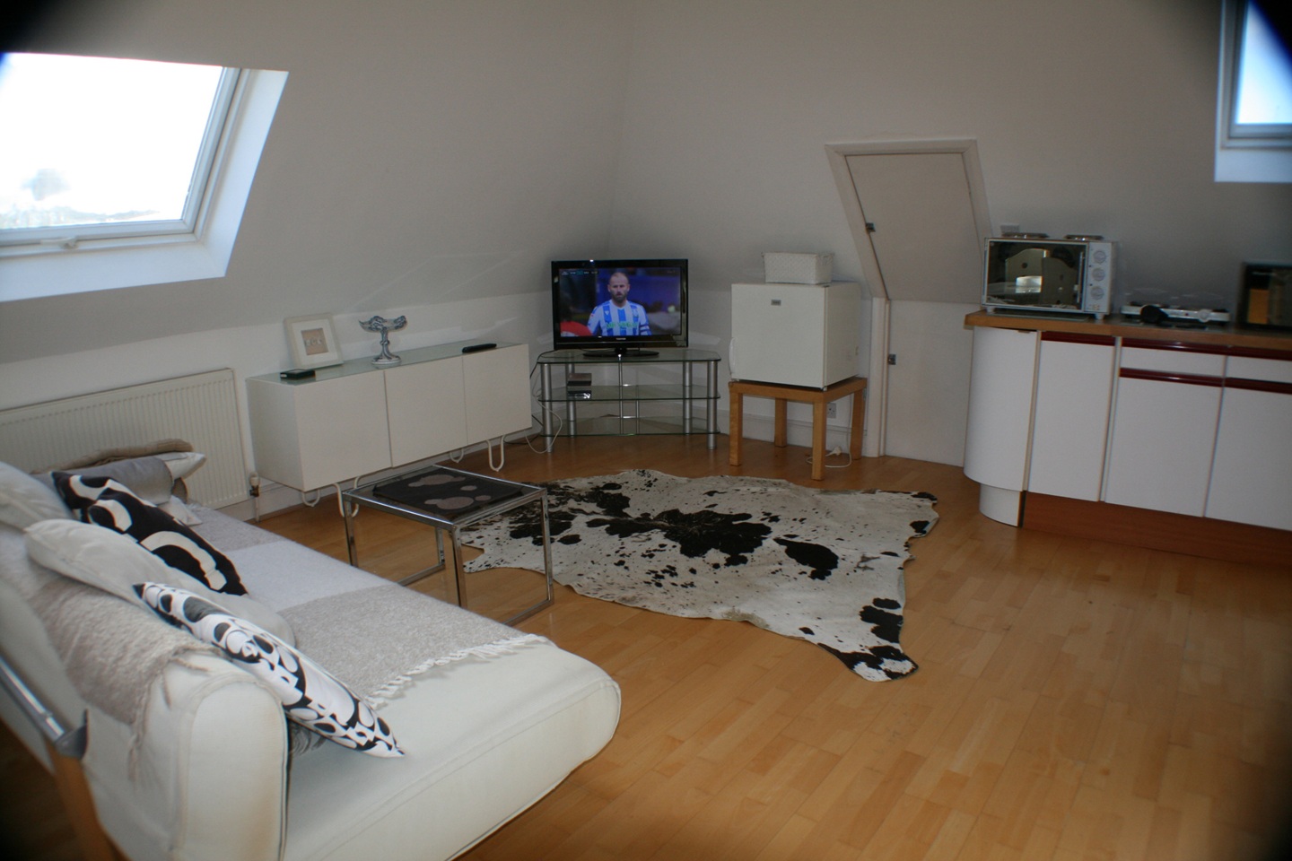 London - Bedsit, Parklands Drive, N3 - To Rent Now for £1,465.00 p/m