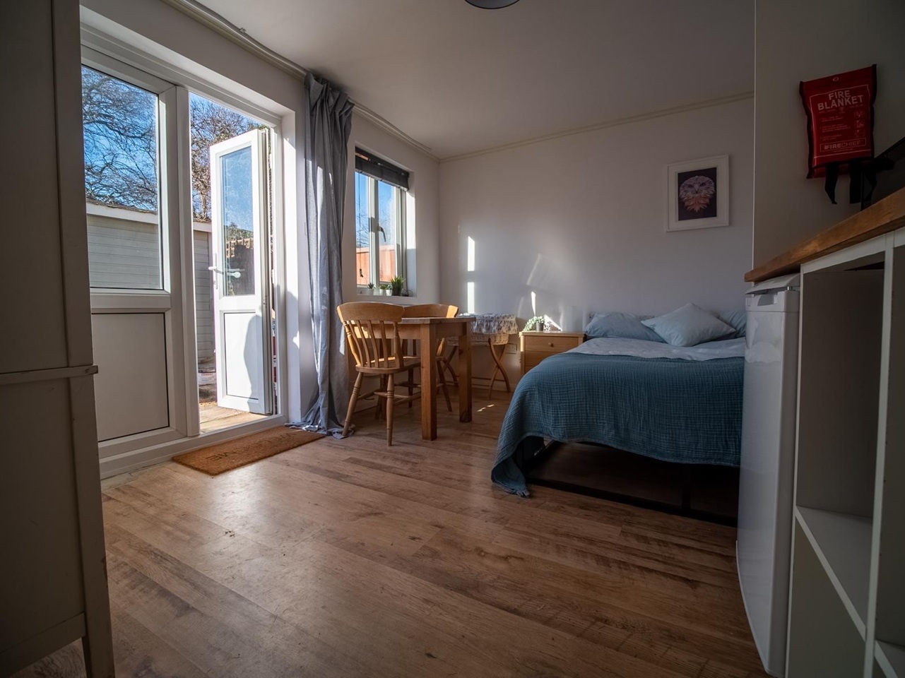 London - Studio Flat, Beech Way, TW2 - To Rent Now for £1,350.00 p/m