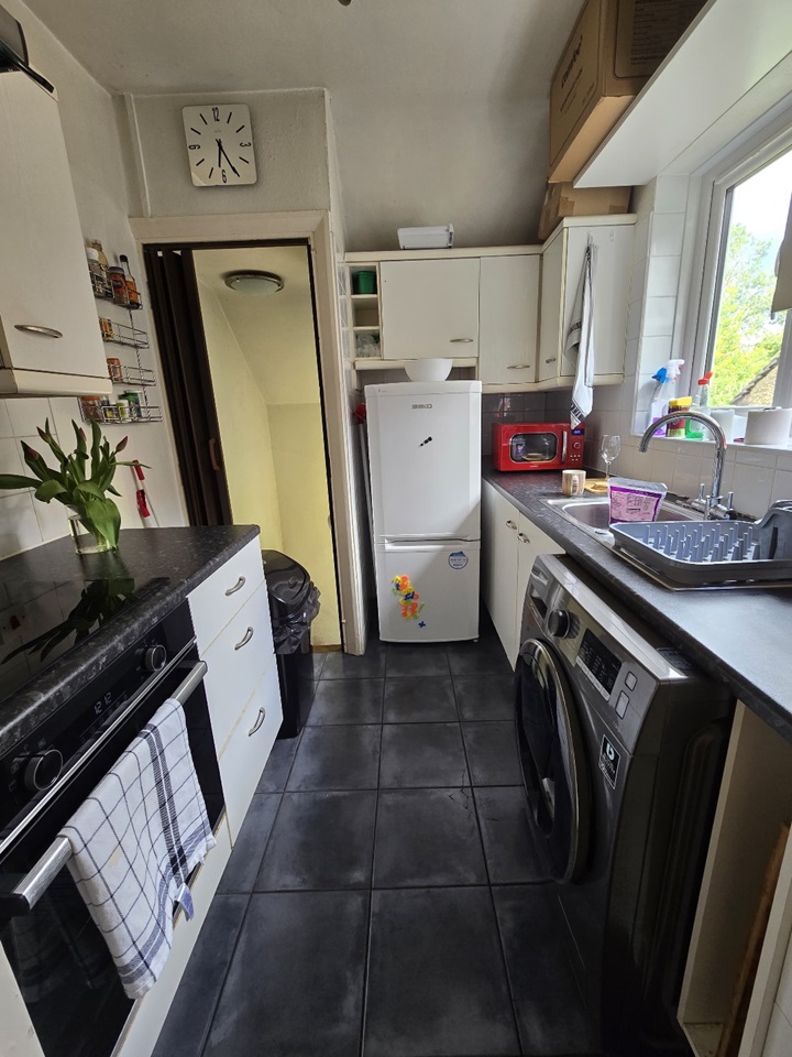 London - 2 Bed Flat, Church Lane, E17 - To Rent Now for £1,700.00 p/m