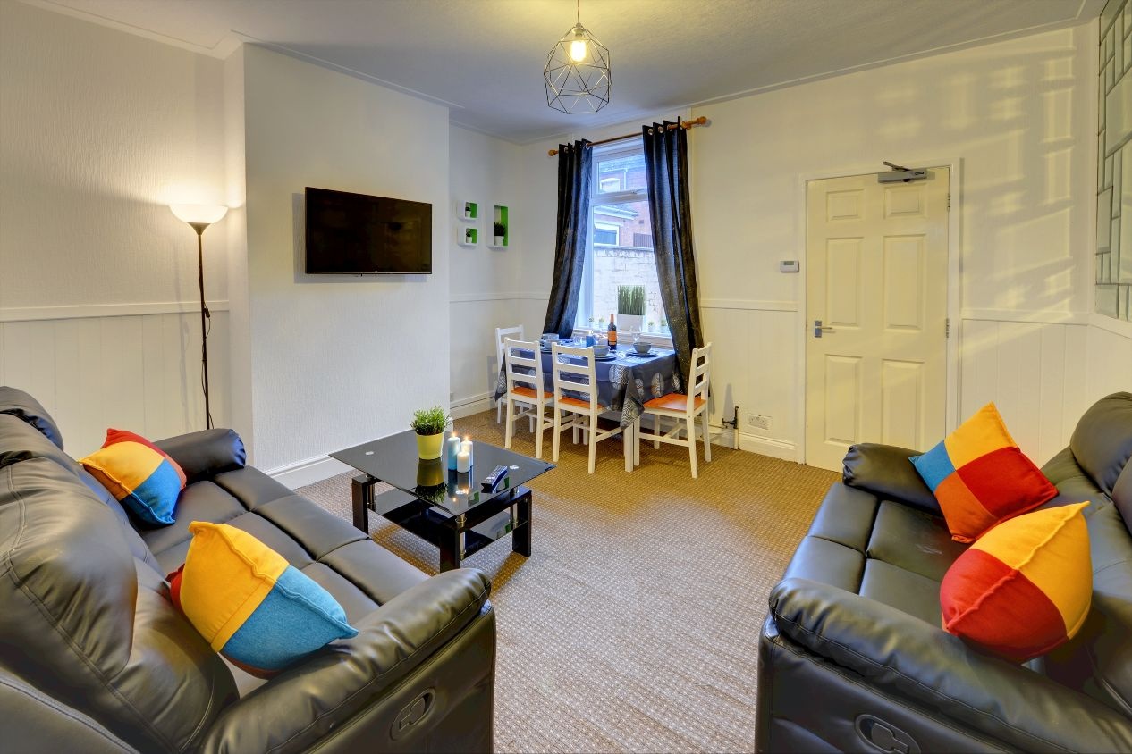 Coventry - Room in a Shared House, Gulson Road, CV1 - To Rent Now for £ ...