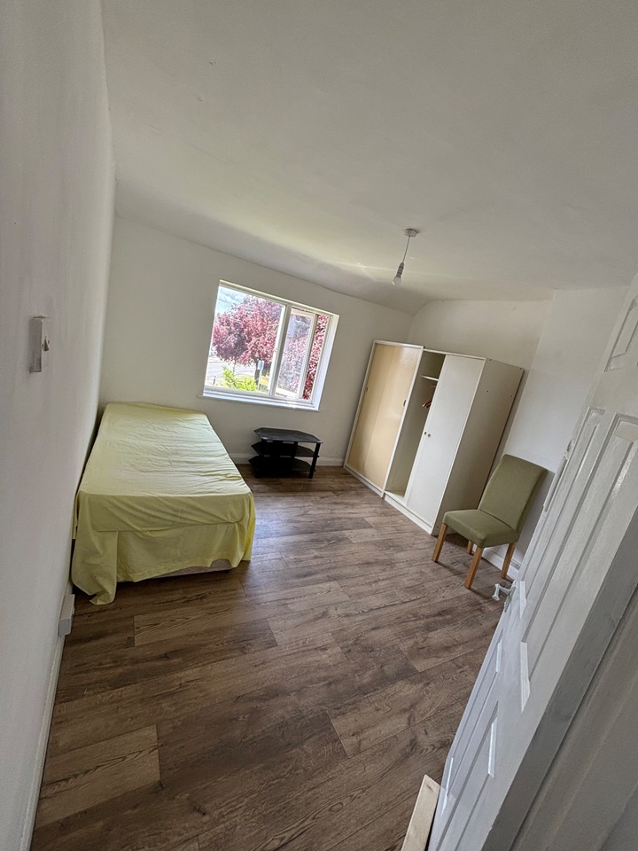 Chelmsford - Room in a Shared House, Byron Road, CM2 - To Rent Now for ...