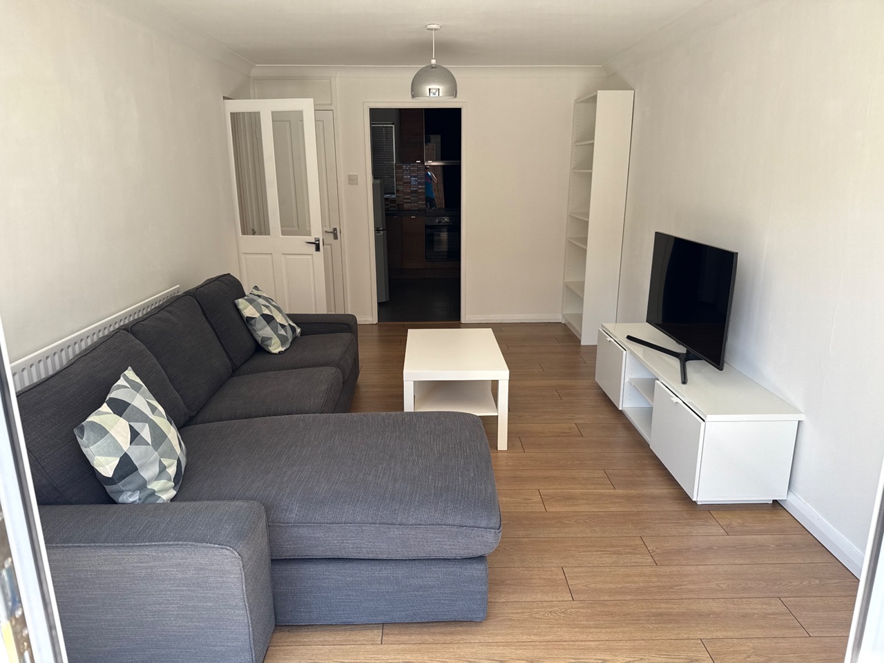 London - 1 Bed Flat, Raynes Park, SW20 - To Rent Now for £1,500.00 p/m