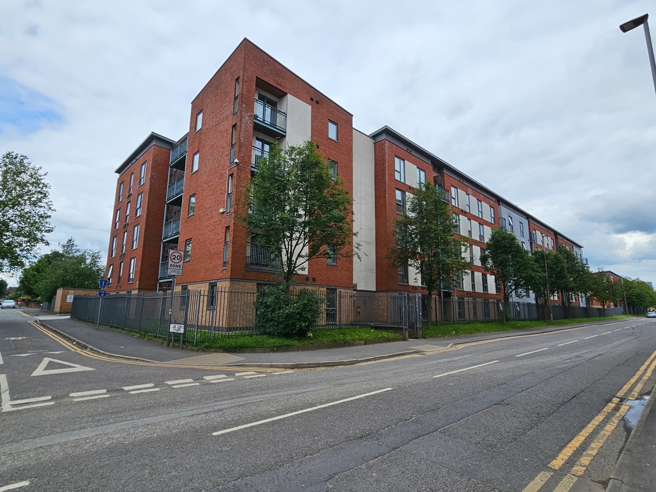 Salford - 2 Bed Flat, Ordsall Lane, M5 - To Rent Now for £1,095.00 p/m
