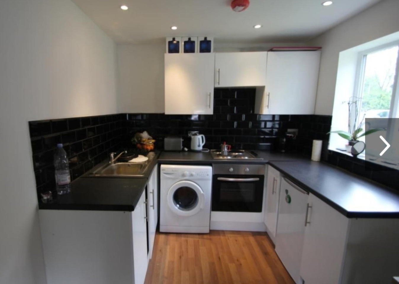 London - 1 Bed Flat, Raven Close, NW9 - To Rent Now for £1,395.00 p/m