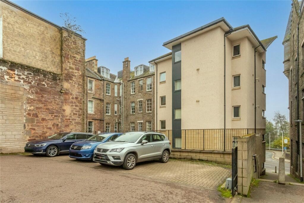 Dundee - 3 Bed Flat, Victoria Road, DD1 - To Rent Now for £1,250.00 p/m