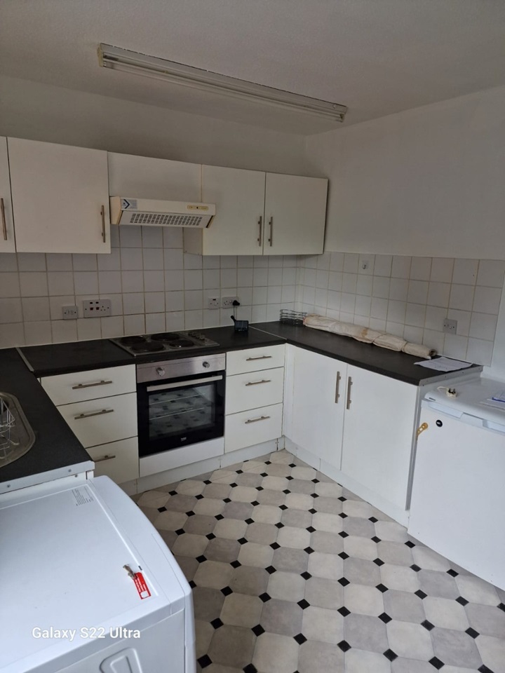 Reading - 2 Bed Flat, Rose Kiln Lane, RG1 - To Rent Now for £1,400.00 p/m